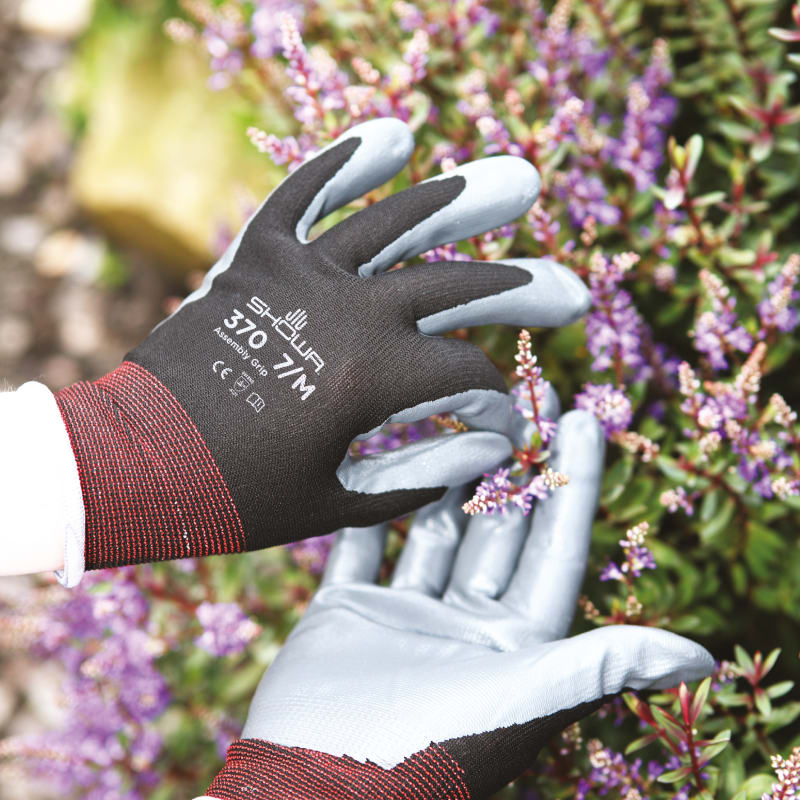 Showa 370 Nitrile-Coated Grip Gloves - Gloves.co.uk